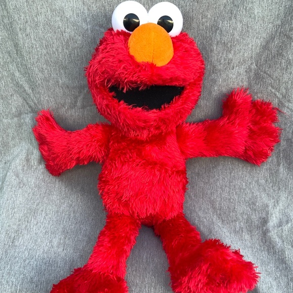 Hasbro | Toys | Tickle Me Elmo 26 Giggles Shakes Talks Hasbro Sesame ...
